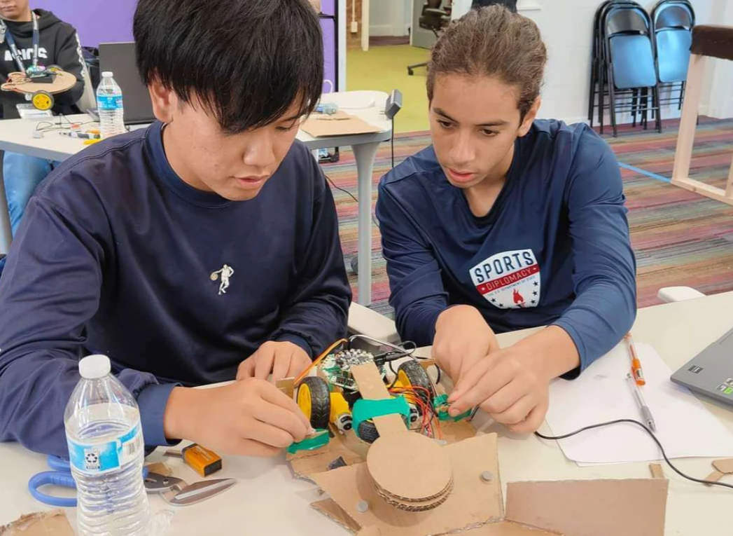 Jr Combat Robotics Summer Camp (Ages 9-12) – Guild Hall Learning Store